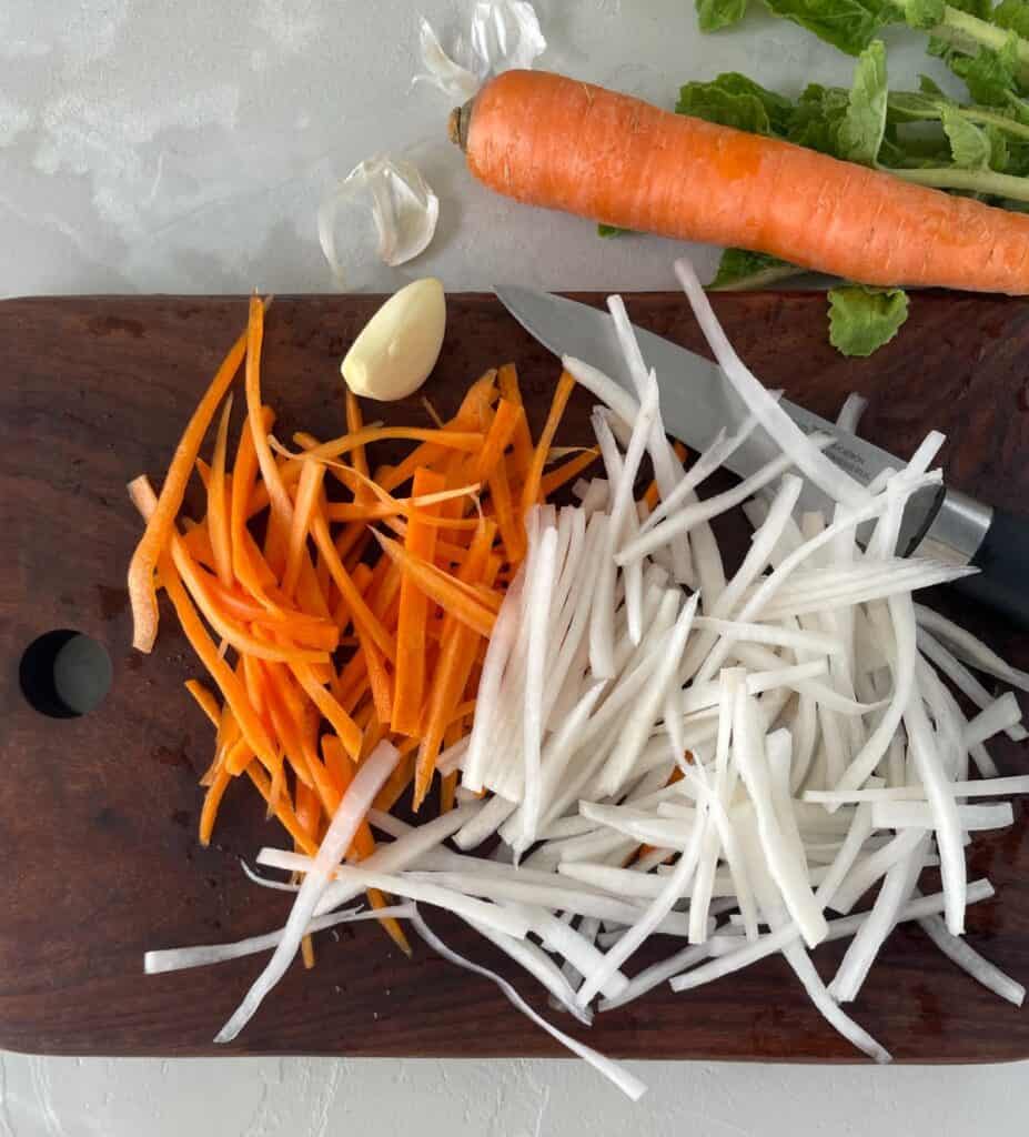 Pickled Shredded Carrots - CookinUpLife